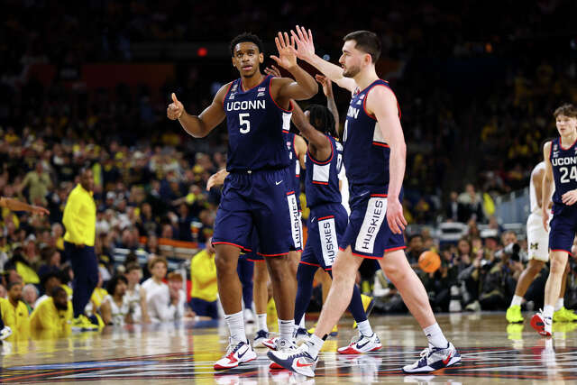 UConn's Alex Karaban, Tarris Reed Jr. earn NBA Draft Combine invites