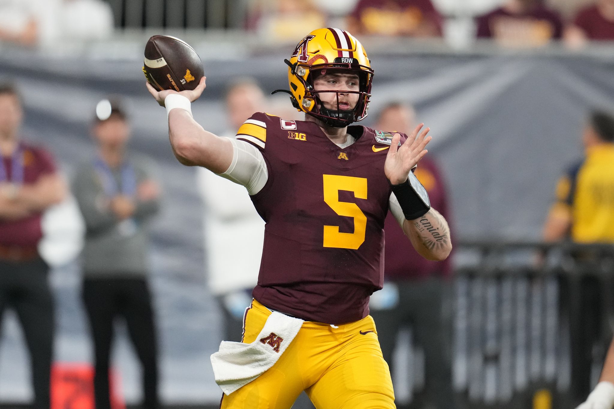 Minnesota QB Drake Lindsey arrested in native Arkansas for alleged ...