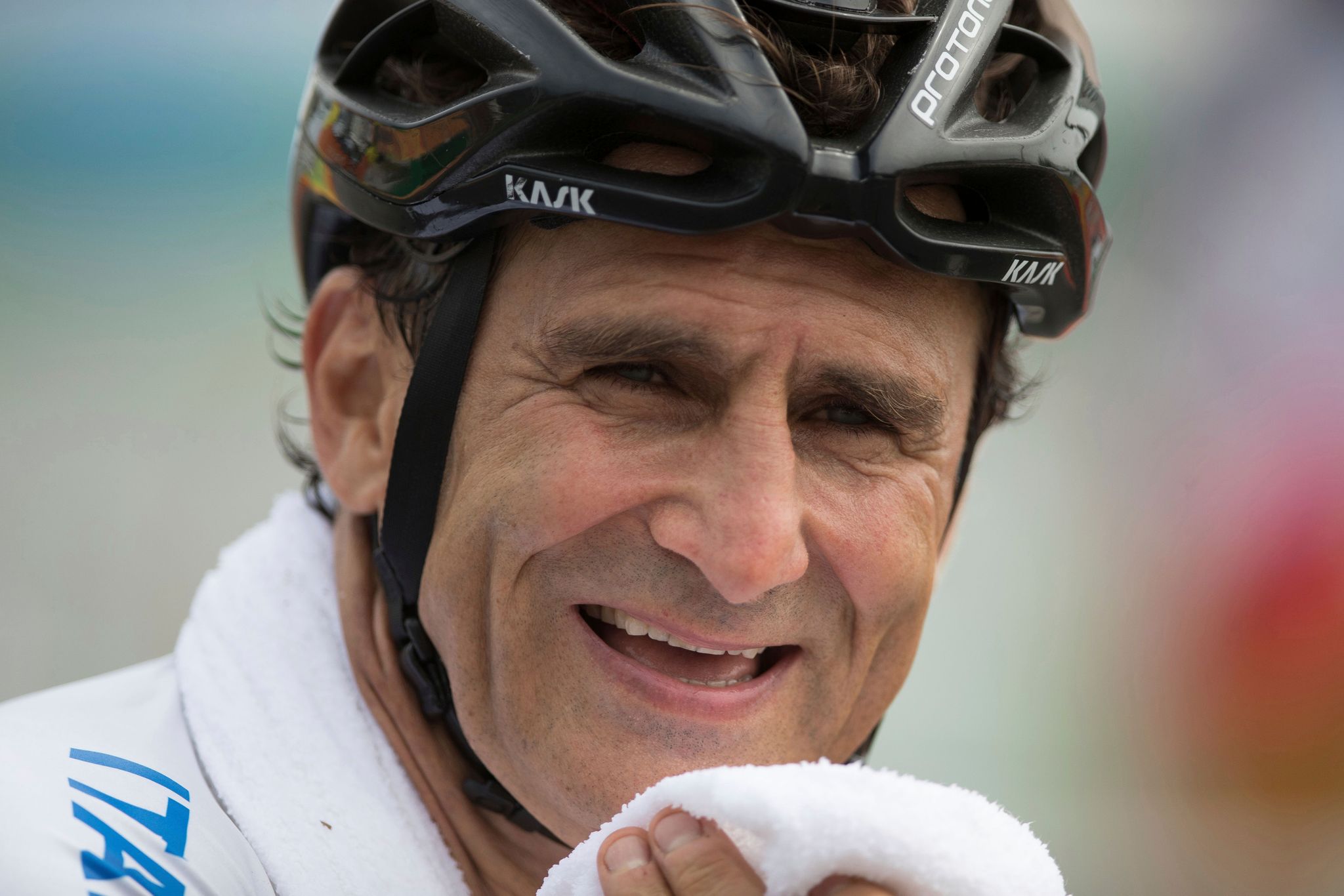 Alex Zanardi, auto racing champ who won Paralympic golds between life ...