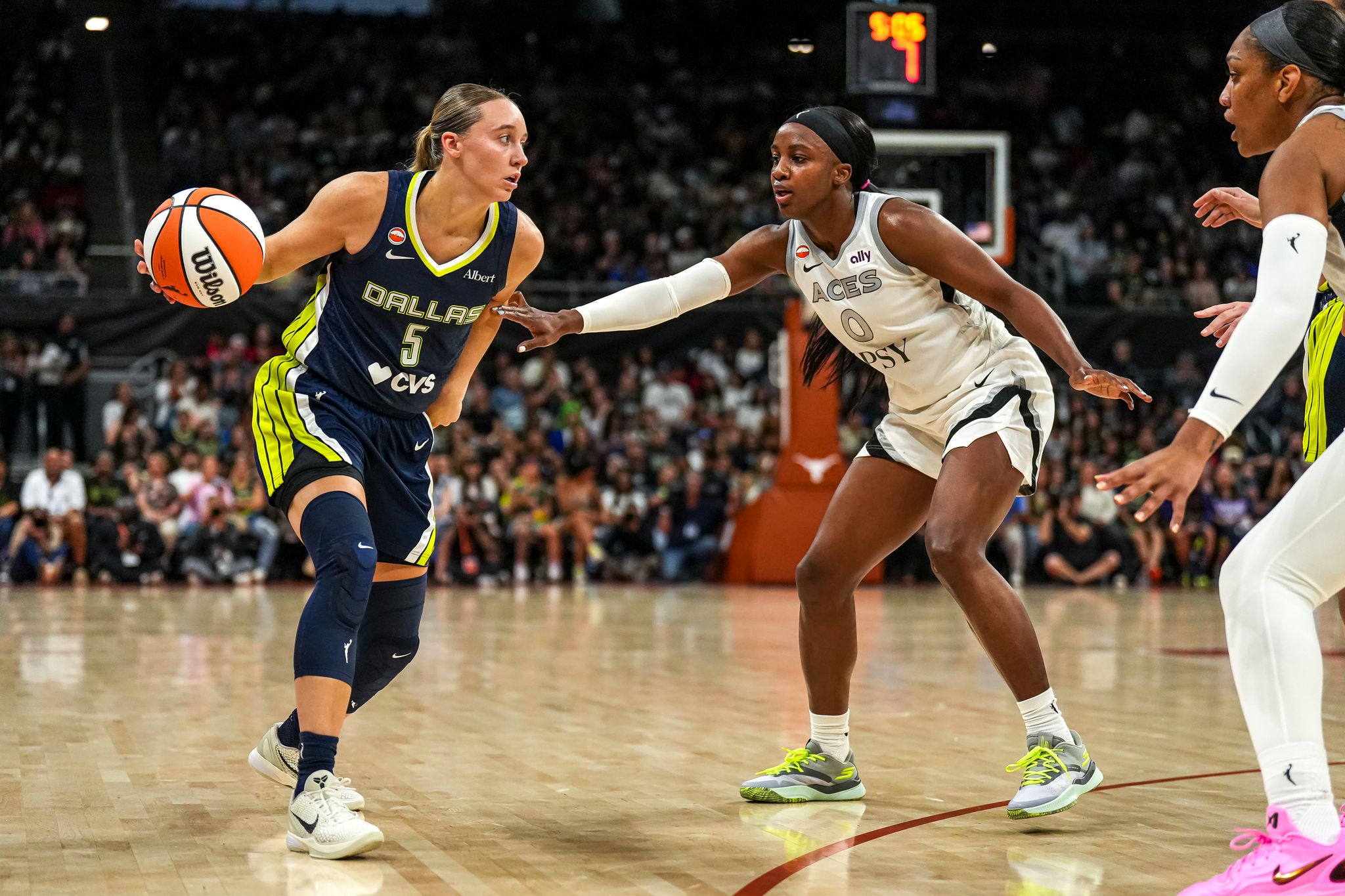 Dallas Wings play Las Vegas Aces in first WNBA game at Moody Center