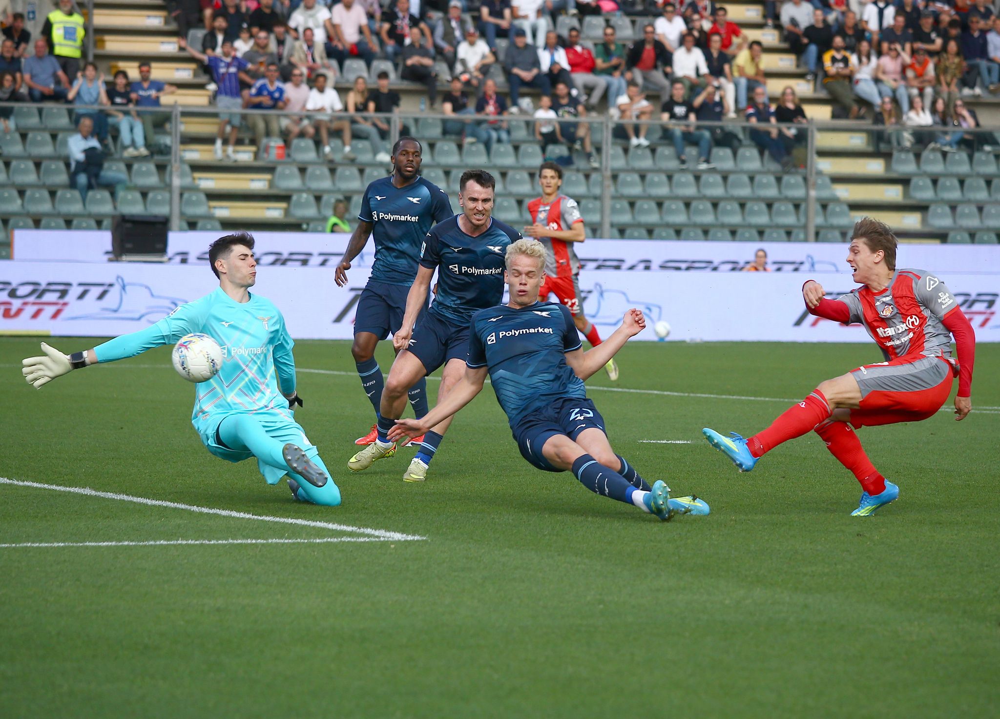 Roma thumps Fiorentina and Cremonese misses chance to boost survival ...
