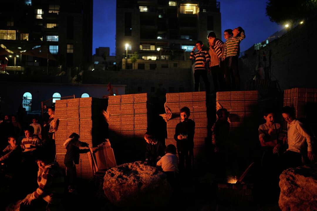 Jewish holiday Lag BaOmer lights up Israel with bonfires and song, in ...