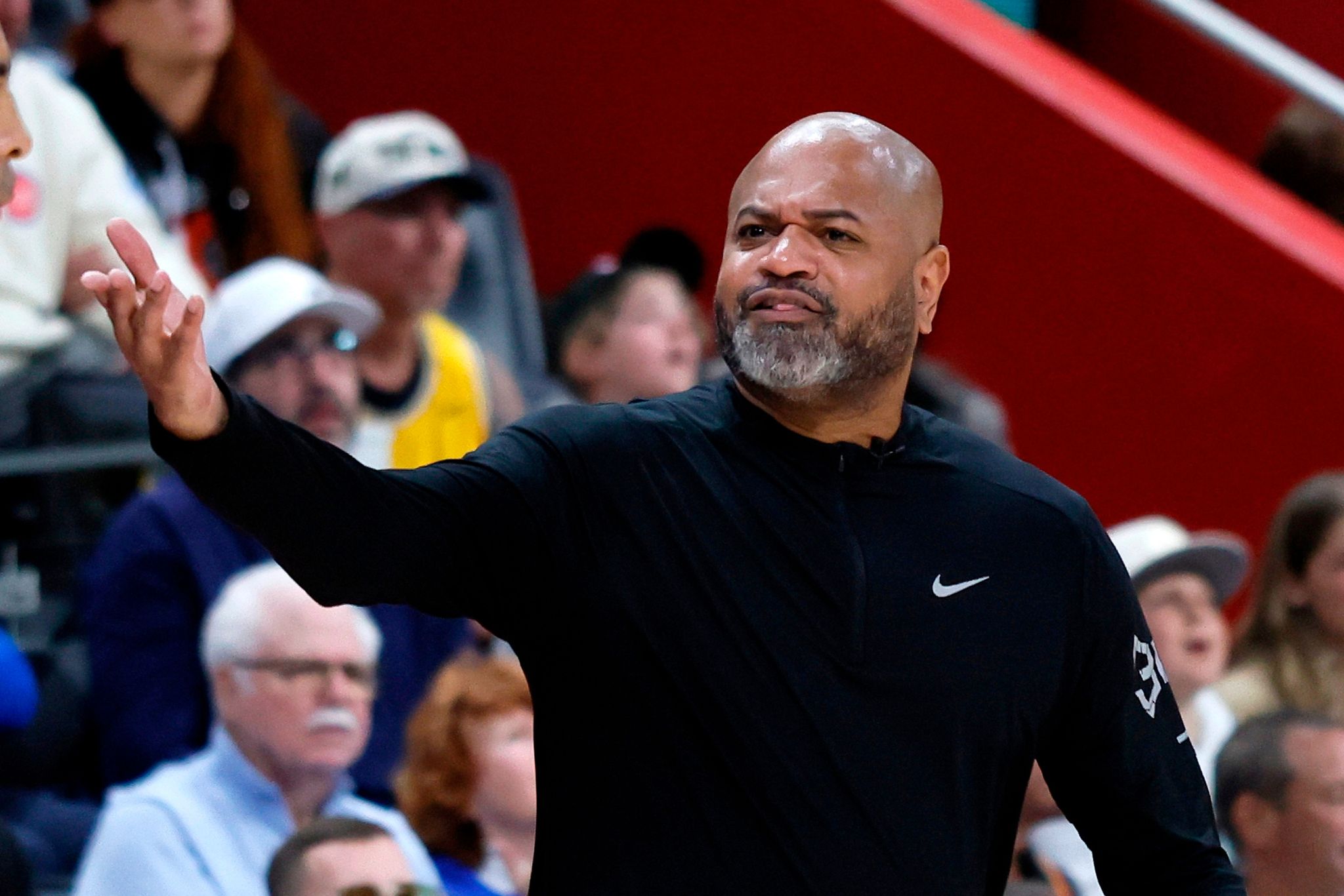 Pistons anuncian extensión de contrato del entrenador J.B. Bickerstaff