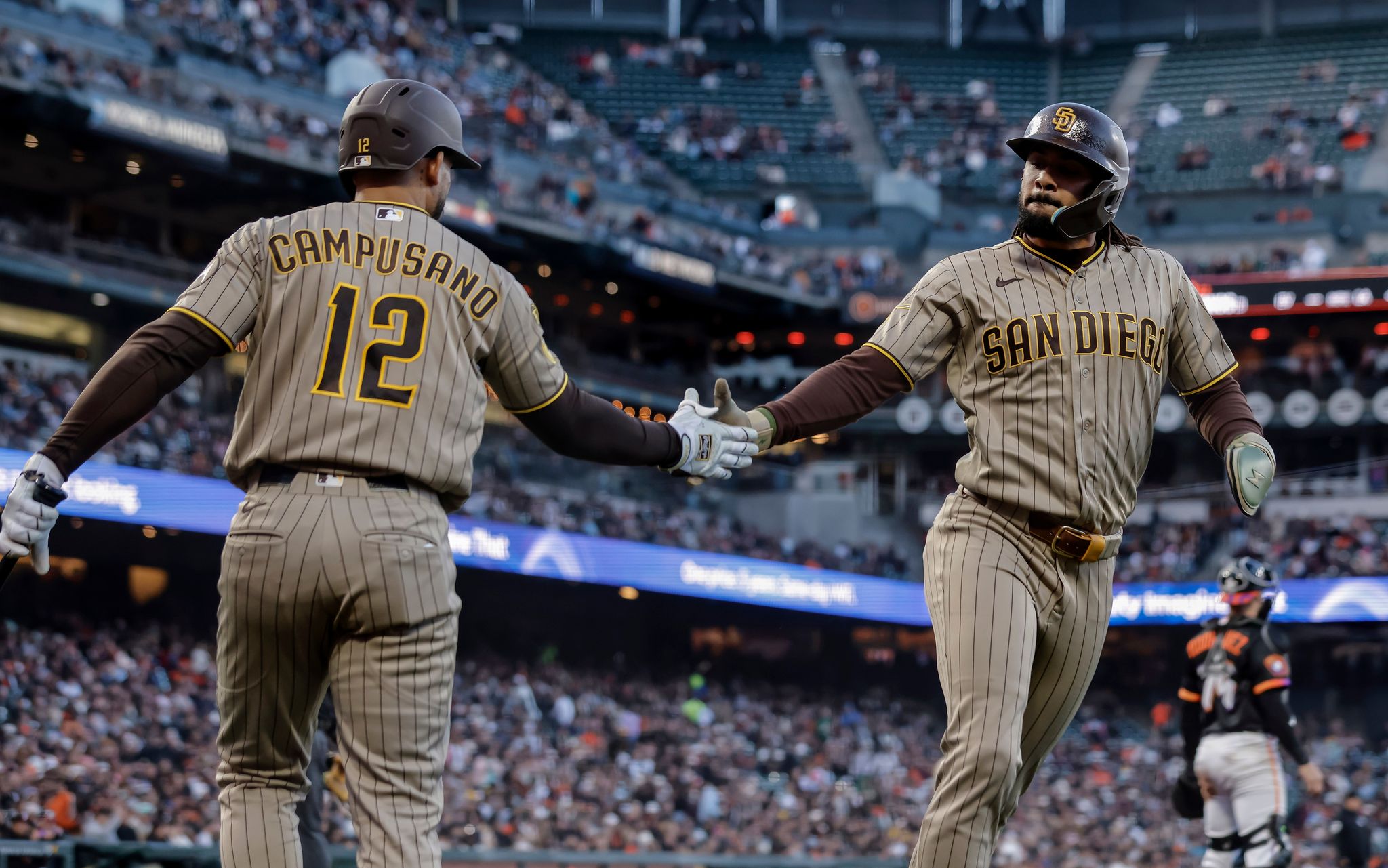 Padres tie season highs for hits (14) and runs in 10-5 win over Giants