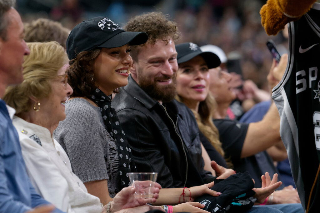 Texas-born 'Landman' star silently gives back to San Antonio