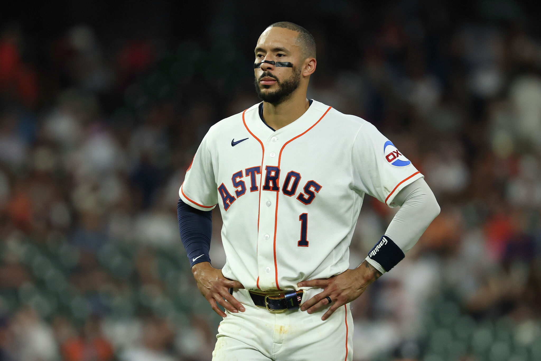 Astros' injury woes go from bad to worse with Carlos Correa news
