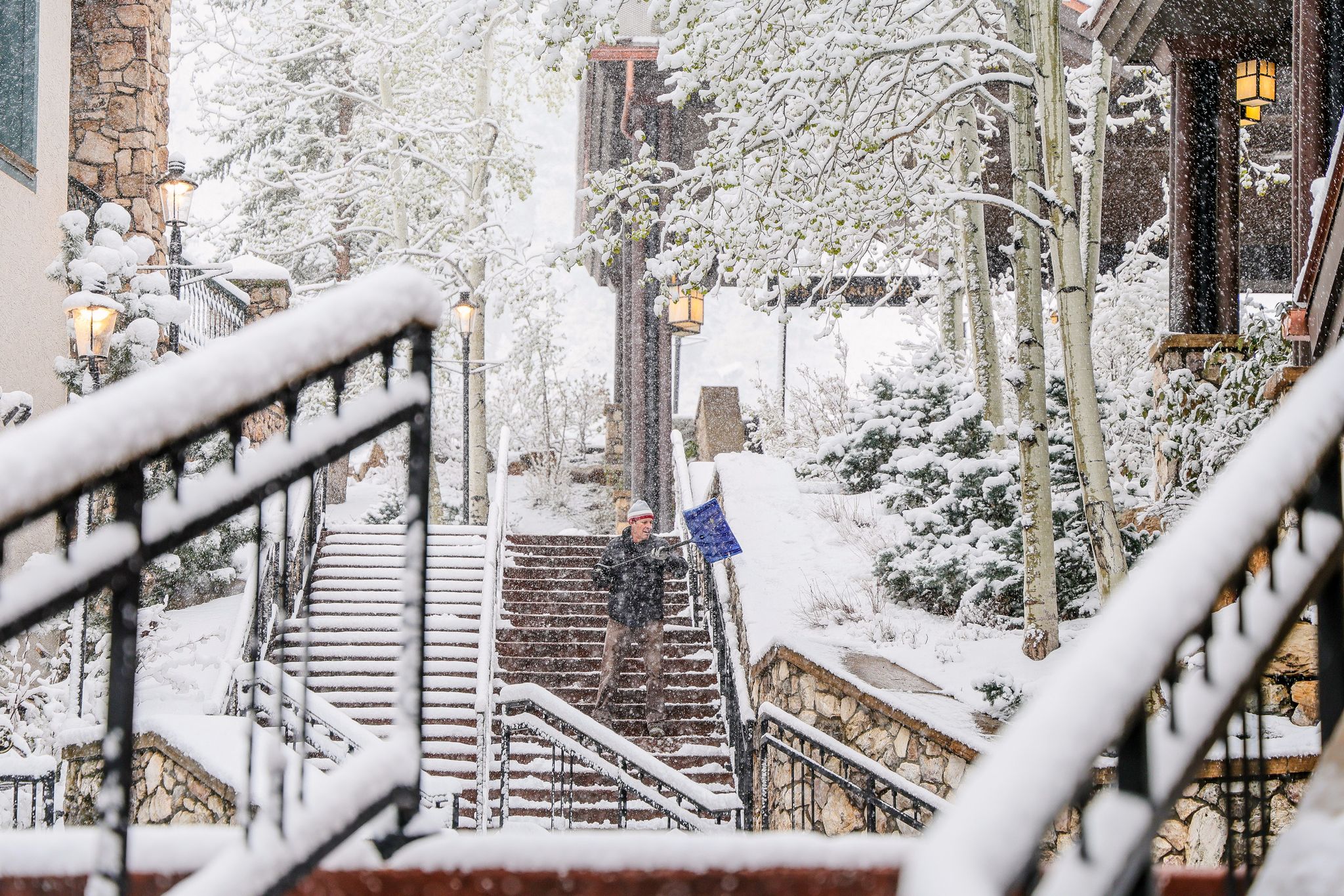 A late spring snowstorm slams Colorado, closing schools and disrupting ...