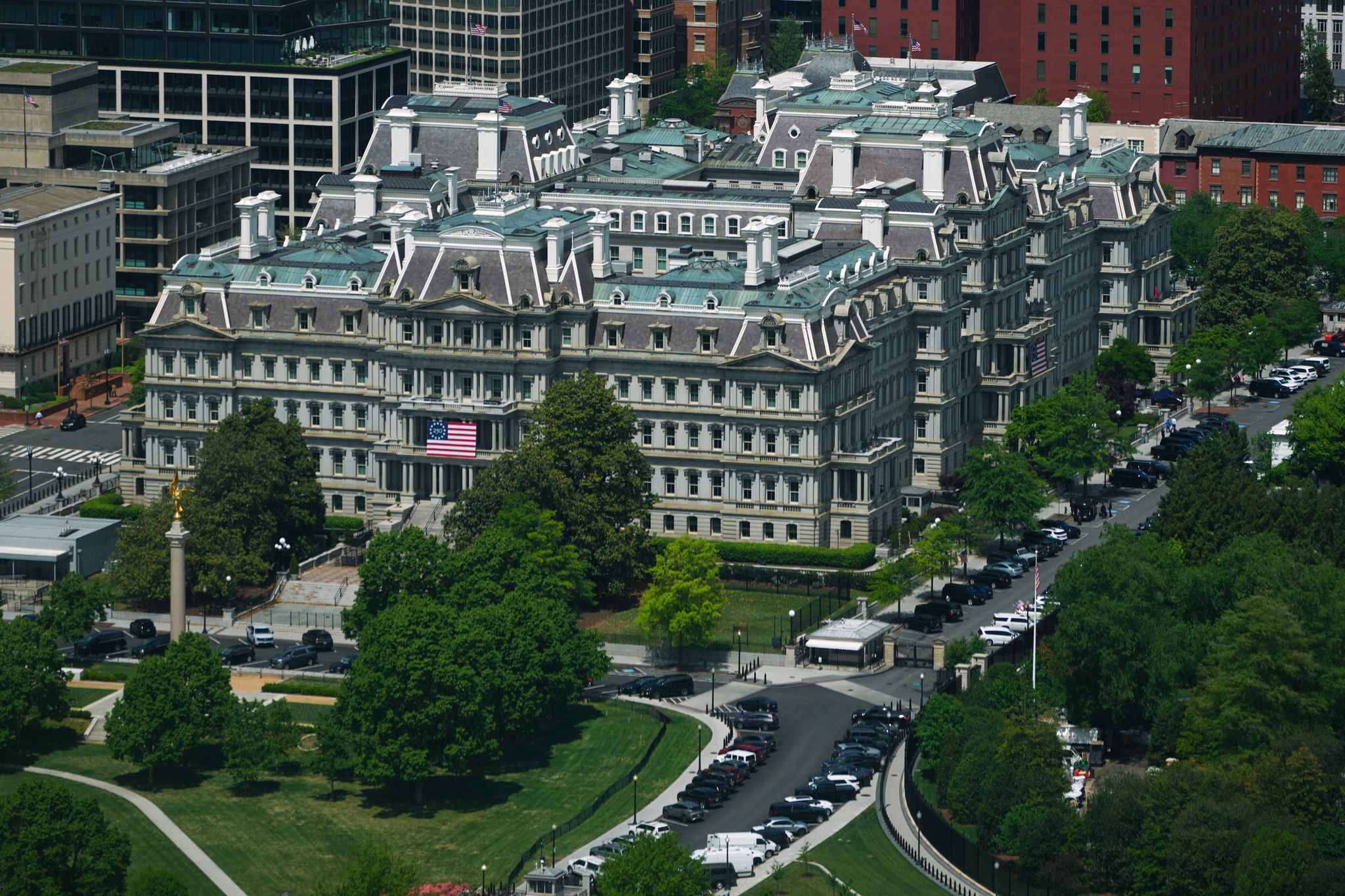 Trump's plan to paint the Eisenhower office building could cost at ...