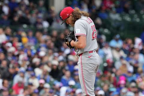 Cincinnati Reds starter Rhett Lowder exits with right shoulder ...