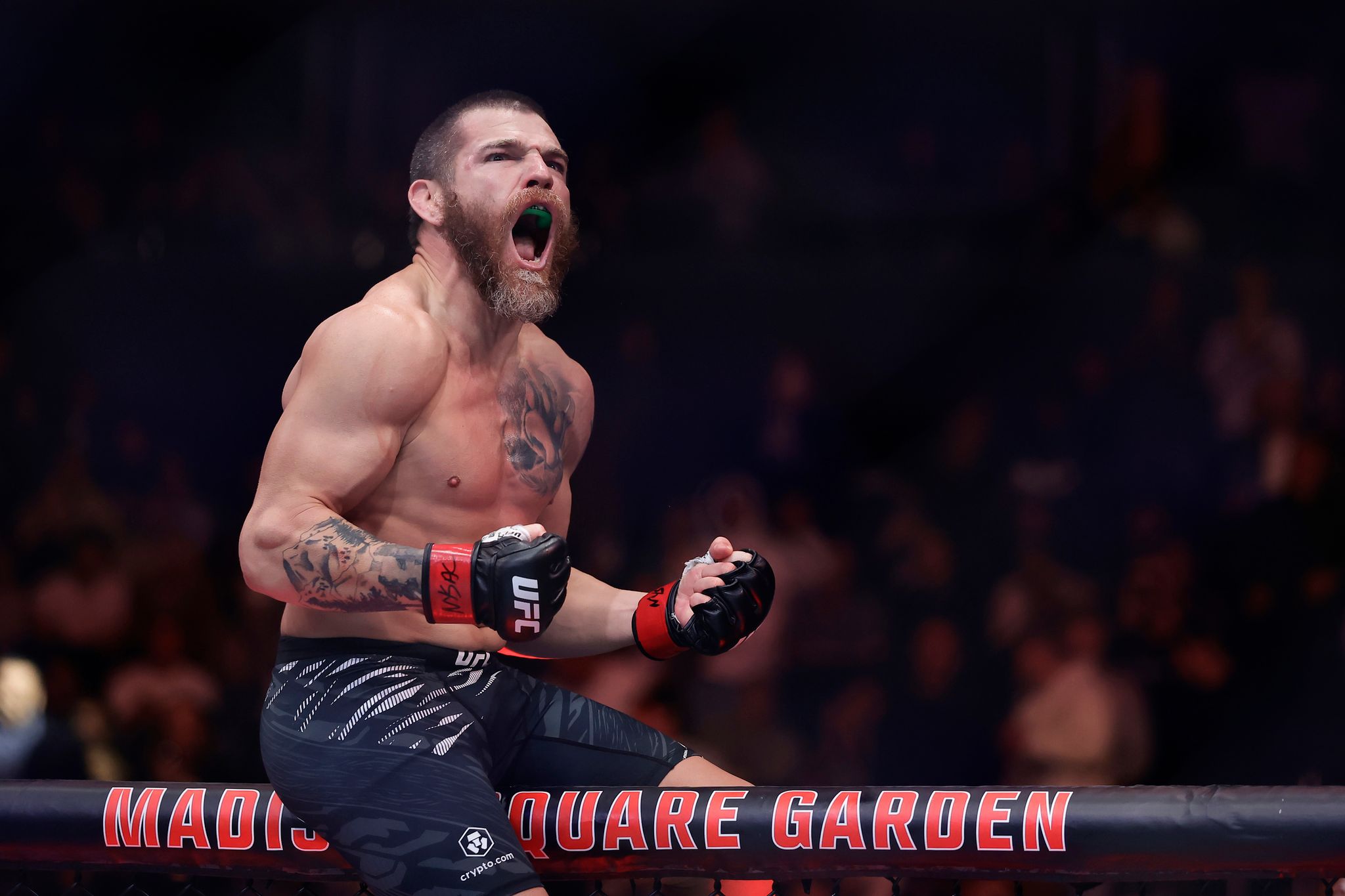 Jim Miller chokes out Jared Gordon at UFC 328, wins 1st fight since ...