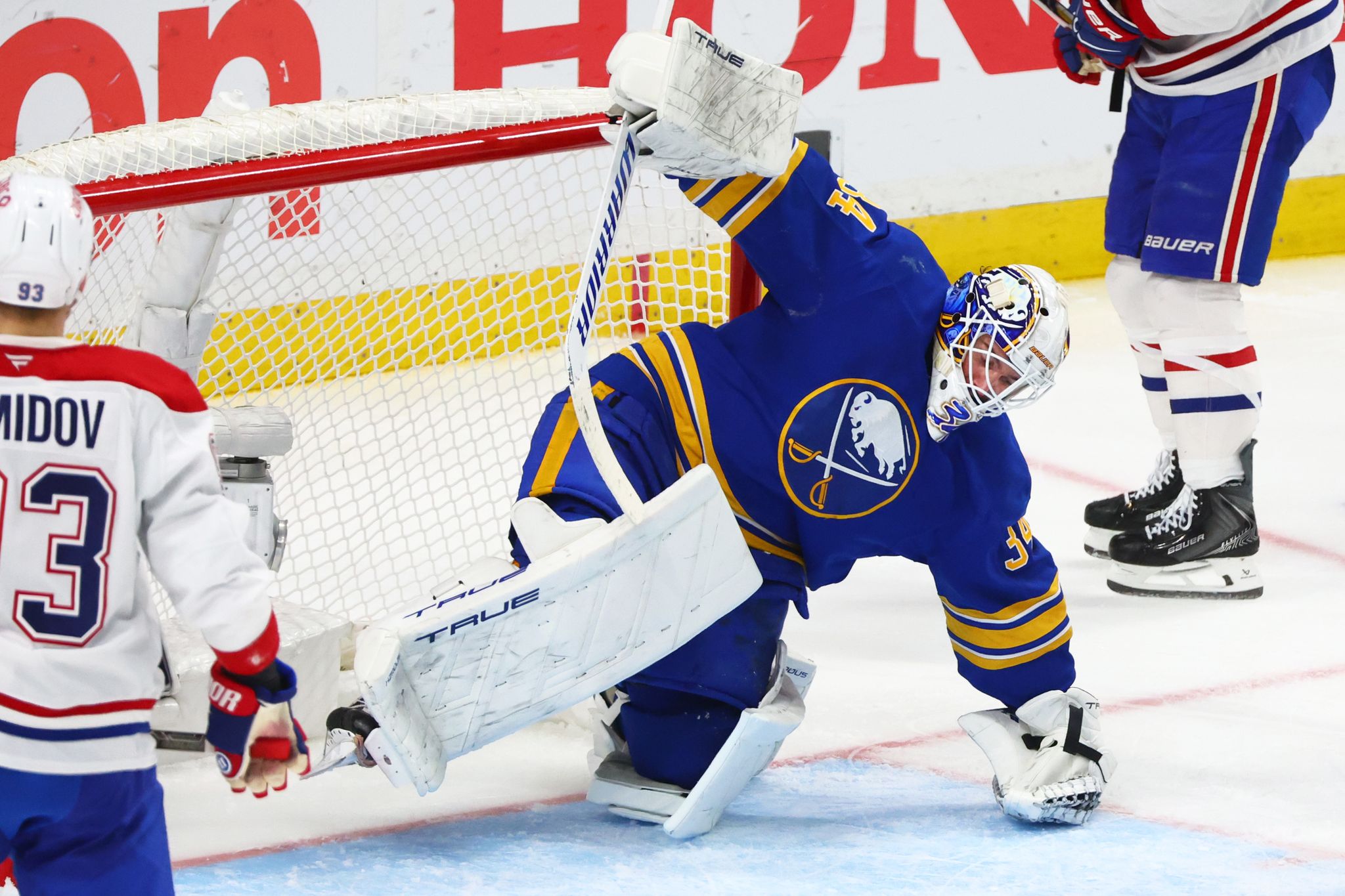 Goalie Alex Lyon's fiery demeanor fuels Buffalo Sabres' surge into 2nd ...