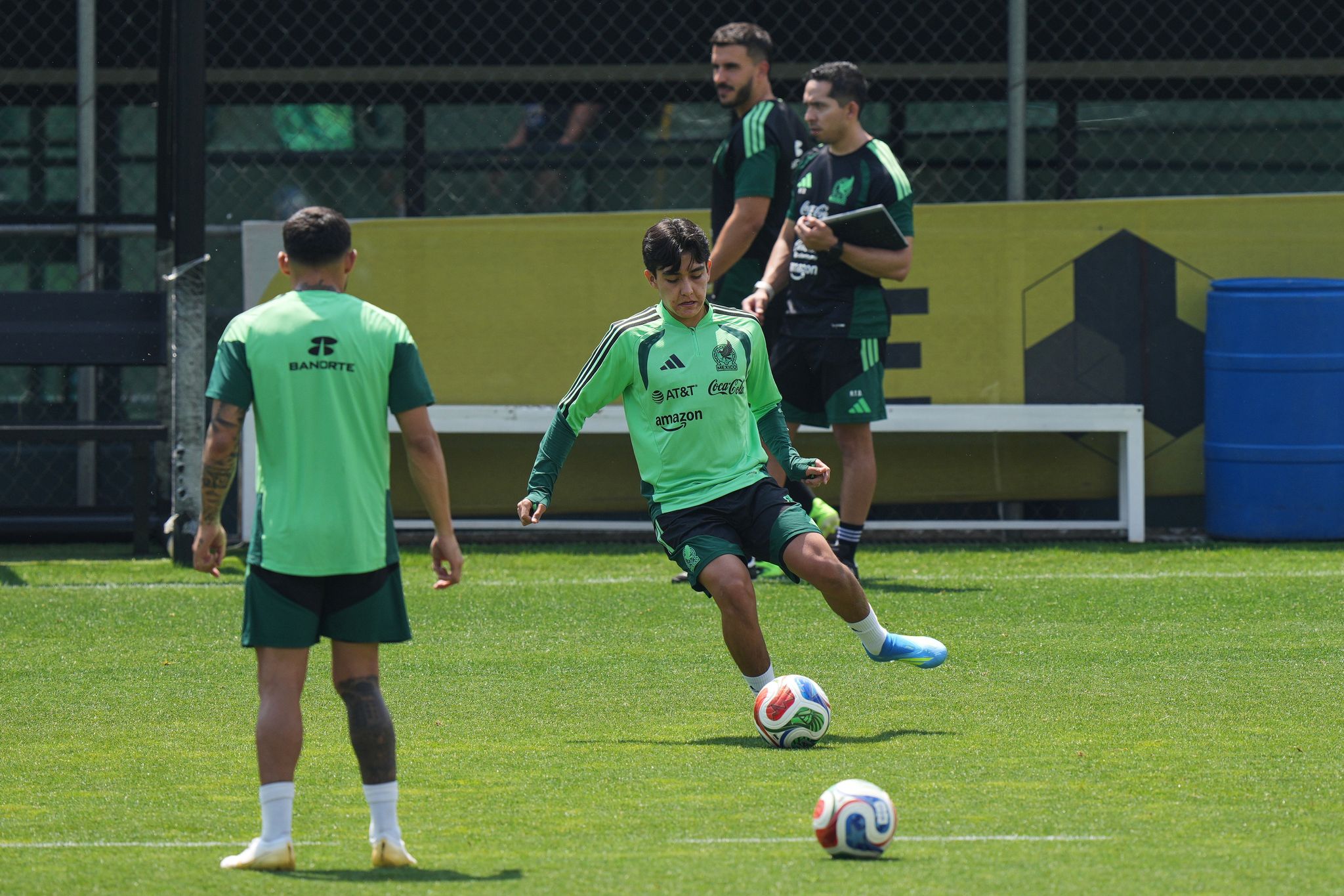 La apuesta de Gilberto Mora para evitar cirugía y llegar al Mundial ...