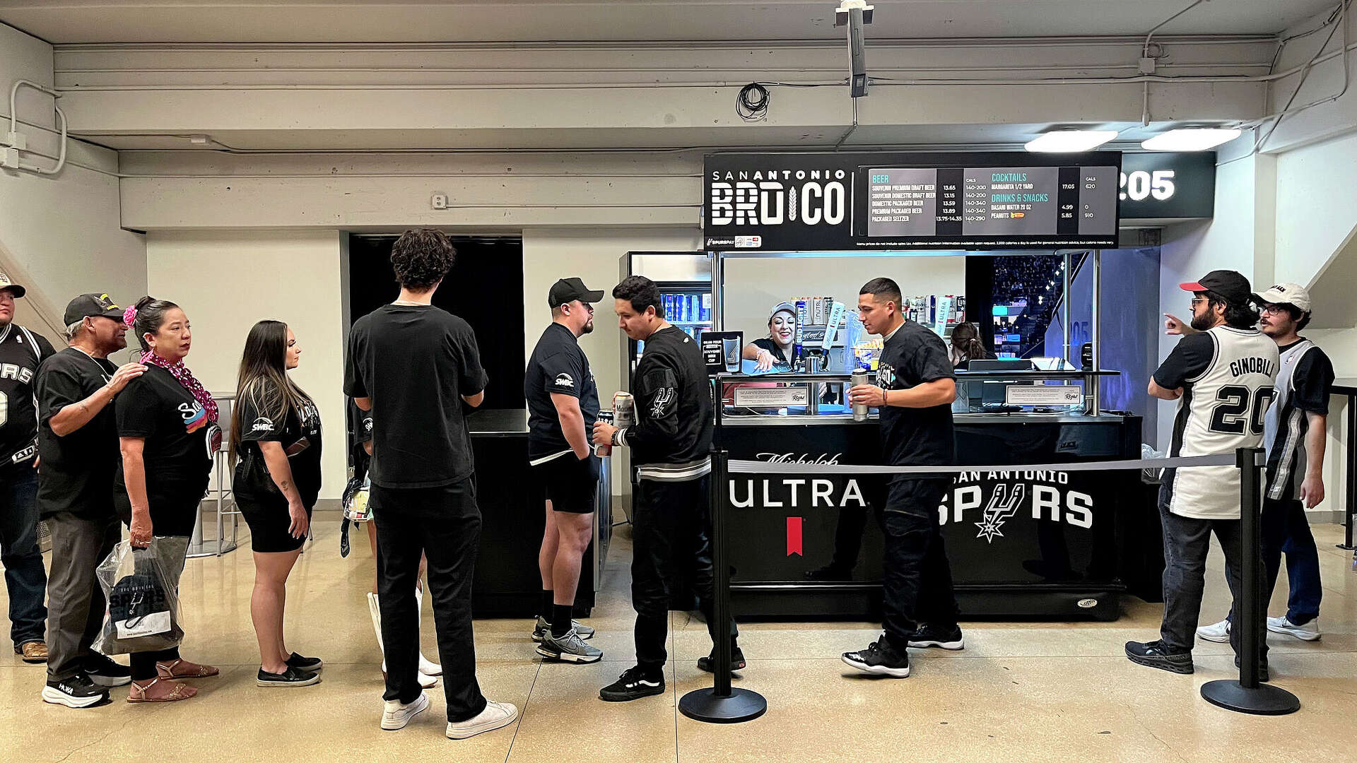 What Spurs playoff food is like at Frost Bank Center