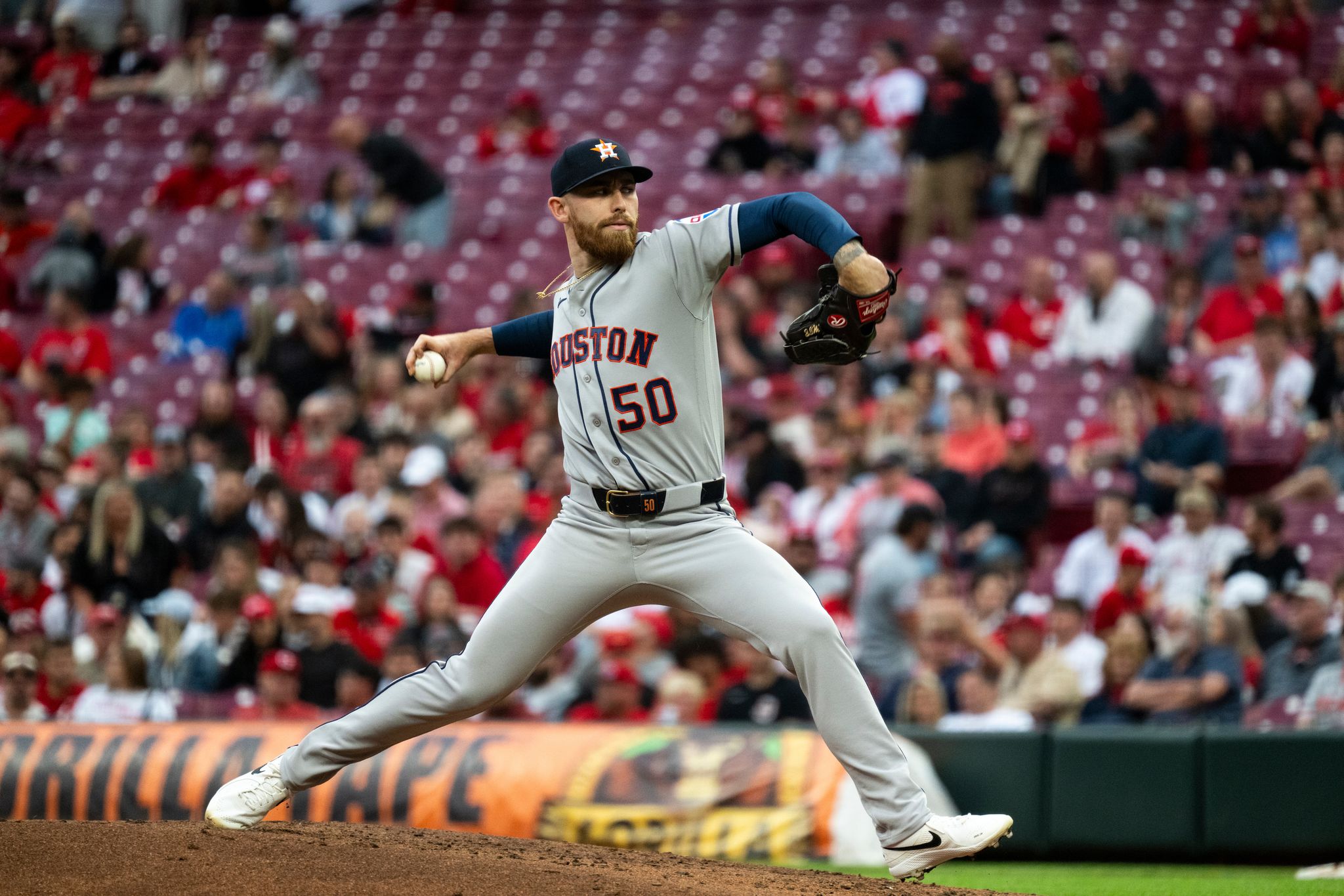Astros beat the Reds 10-0, extending Cincinnati’s losing streak to 8