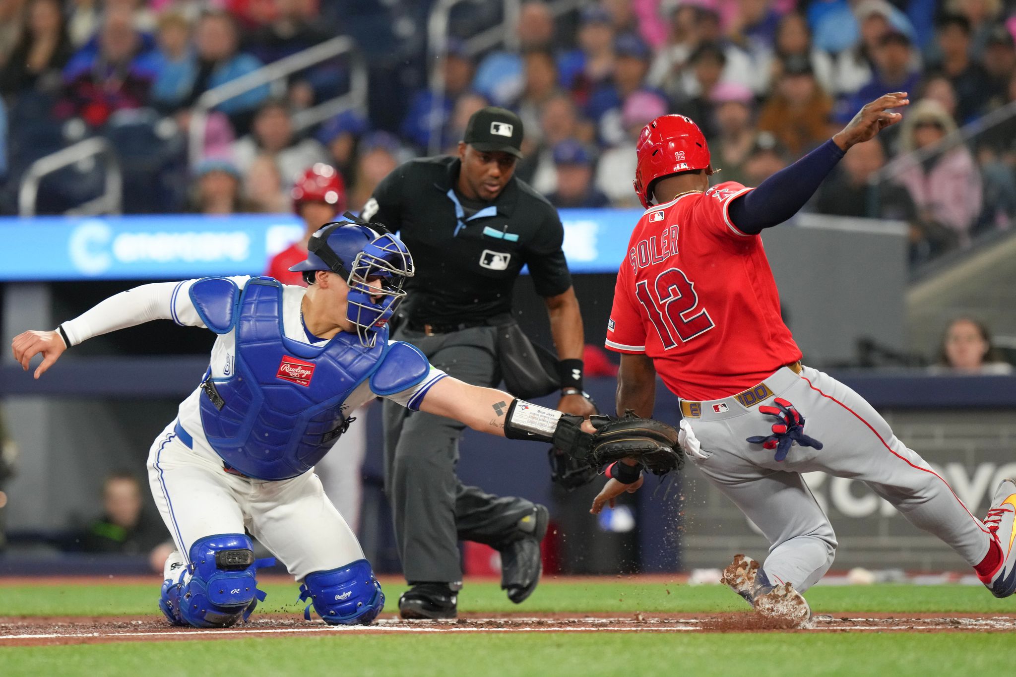 Valenzuela hits 3-run HR, Clement has 5 hits as Blue Jays rout Angels 14-1
