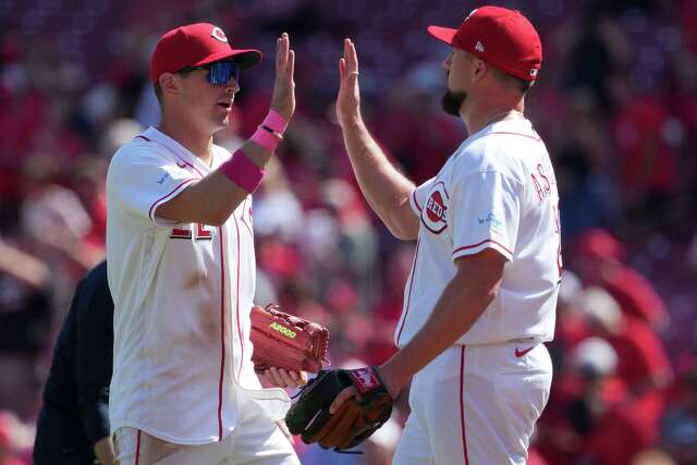 De La Cruz and Steer help the Reds back Abbott in a 5-0 win over the Astros