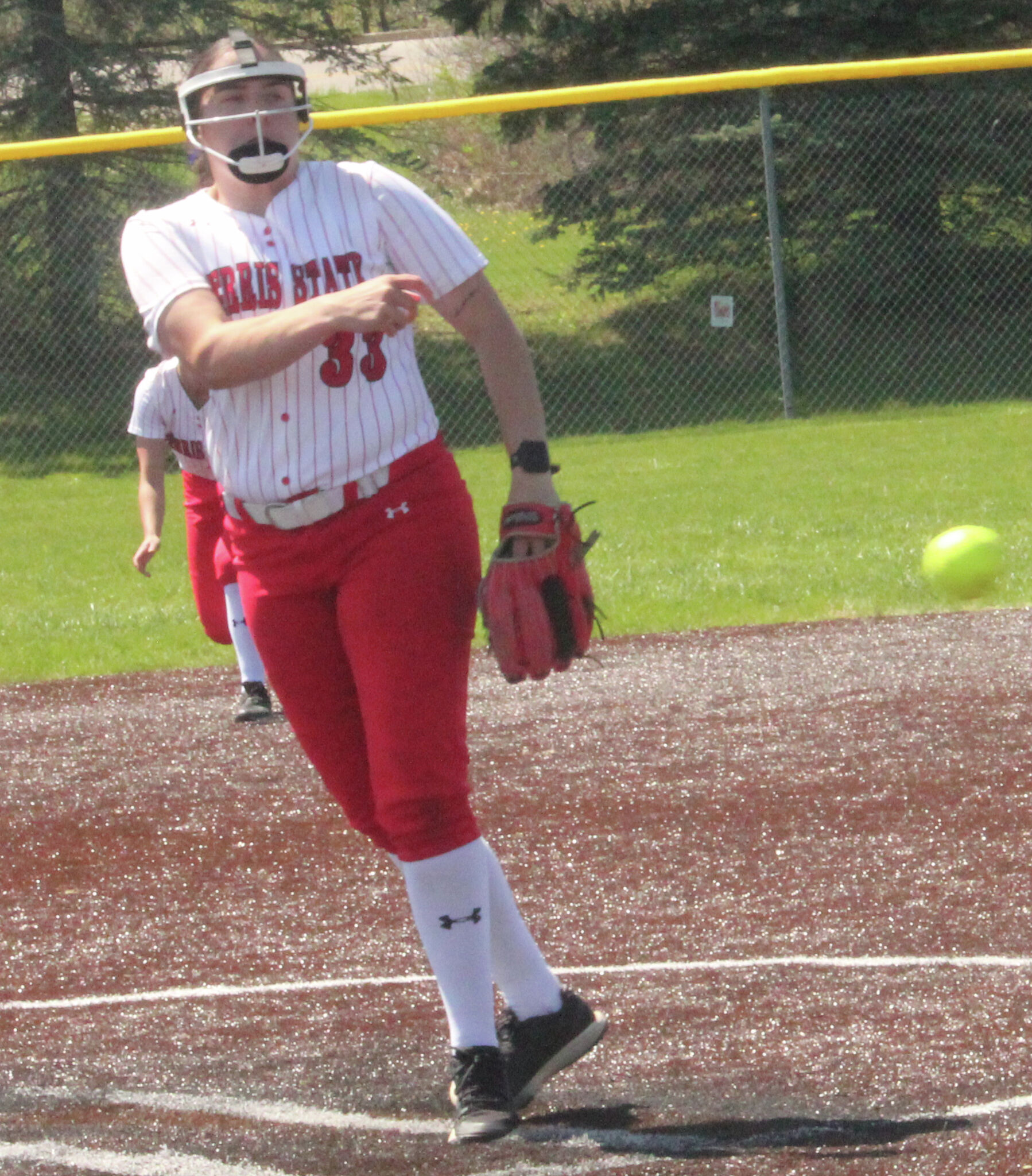 Ferris softball drops thriller in title game