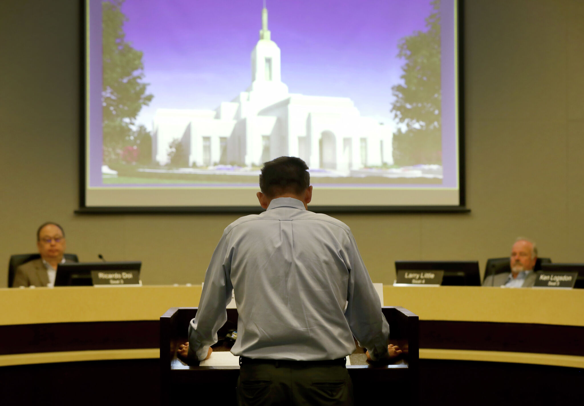 Red Oak rezones land for data center campus despite vocal opposition