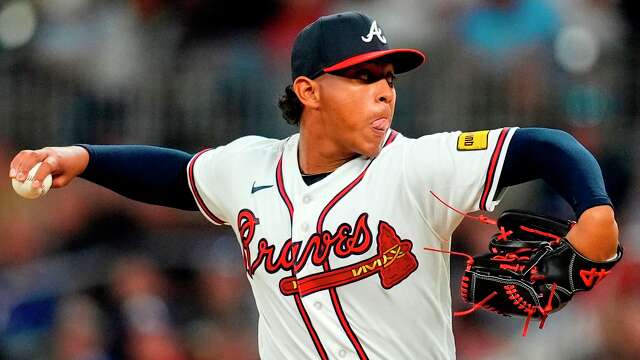Grant Holmes y 3 relevistas lanzan juego de 1 hit ante Cachorros, y ...