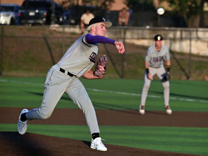 High school baseball: Cedar Ridge in regional finals of UIL playoffs