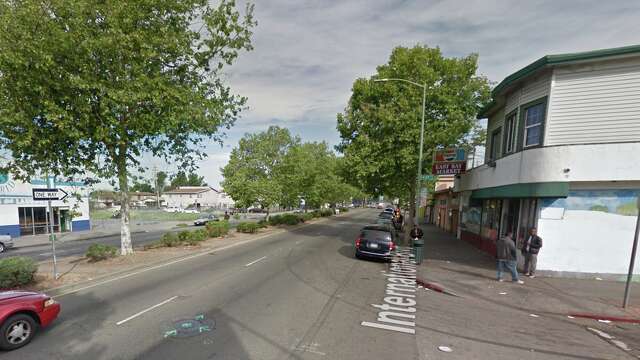 3 killed, more injured after driver crashes into crowd in Oakland