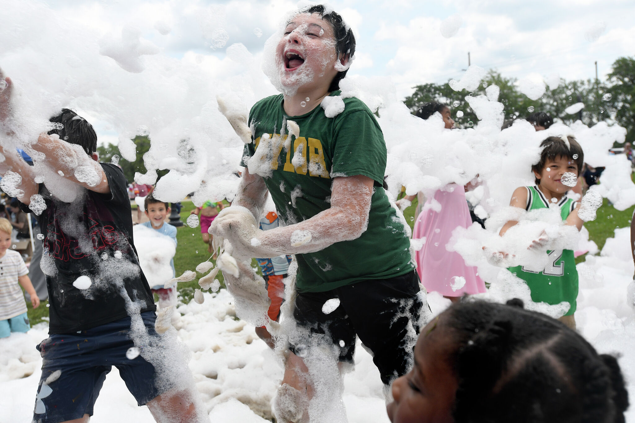 Beaumont's Bubble Day brings foamy fun downtown