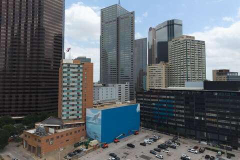 Artista demanda a FIFA por destruir mural de ballena en Dallas antes ...
