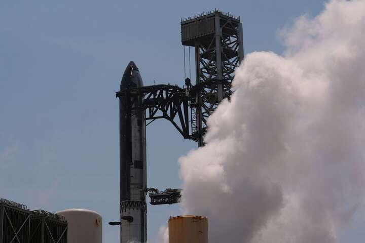 SpaceX scrubs launch of next-generation Starship from Starbase