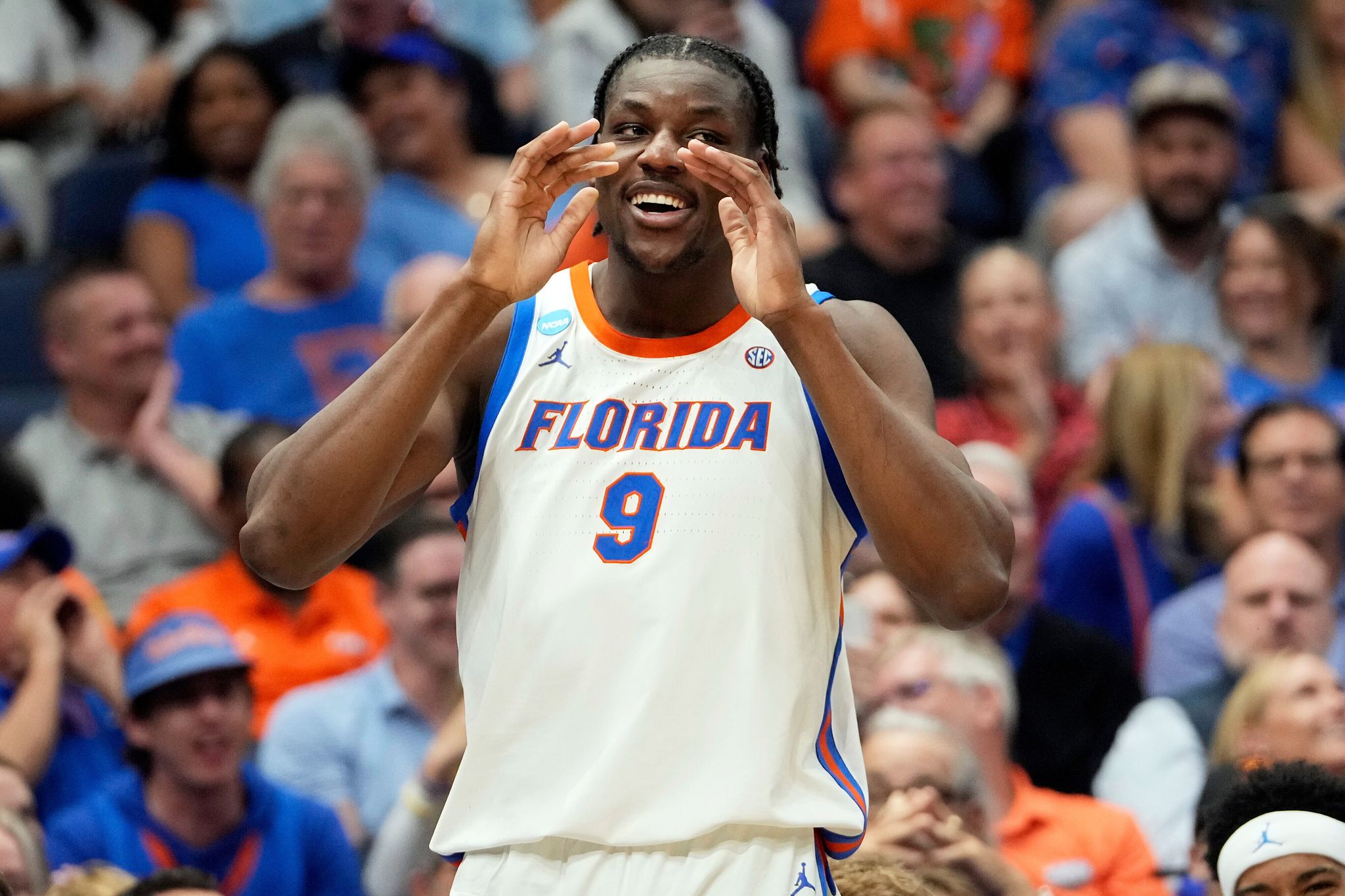 Florida center Rueben Chinyelu is coming back for his senior season