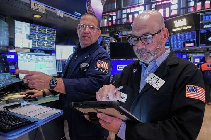 Wall Street keeps rising, even as U.S. households keep getting more ...