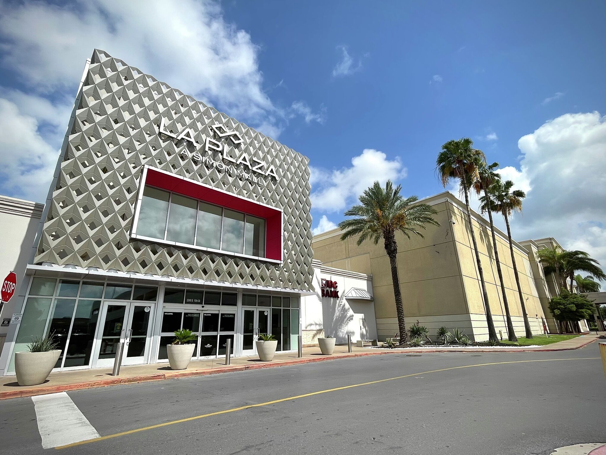 All the new stores opening at this busy Texas shopping mall
