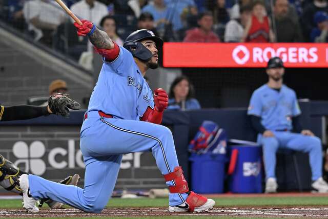 Springer conecta su 65to de apertura y los Azulejos vencen 5-2 a Piratas