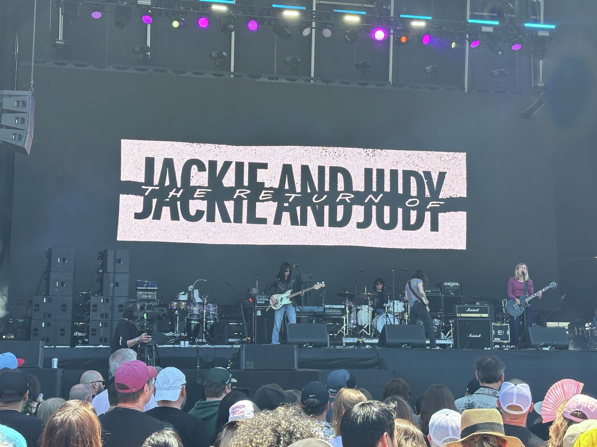 Former SNL comedian, '90s rock band compare ICE to the KKK in Napa