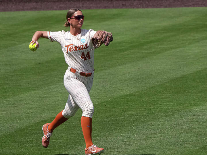 Texas softball's Kaiah Altmeyer picks perfect time for first 2026 HR