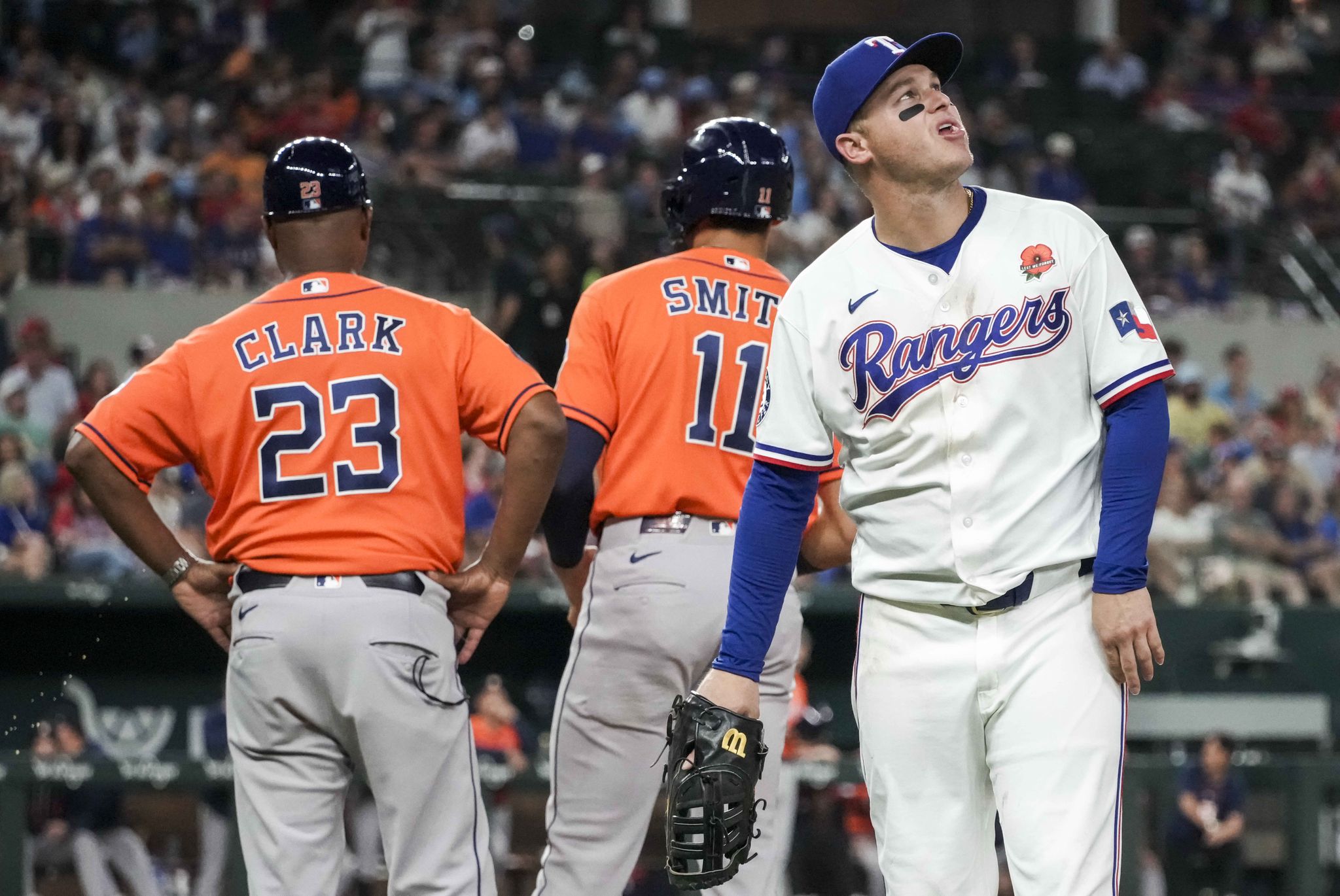 Even after no-hit effort, Rangers shouldn't break up the team just yet