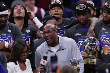 Ben Stiller welcomes a photo with Mike Brown's wife, after Knicks coach ...