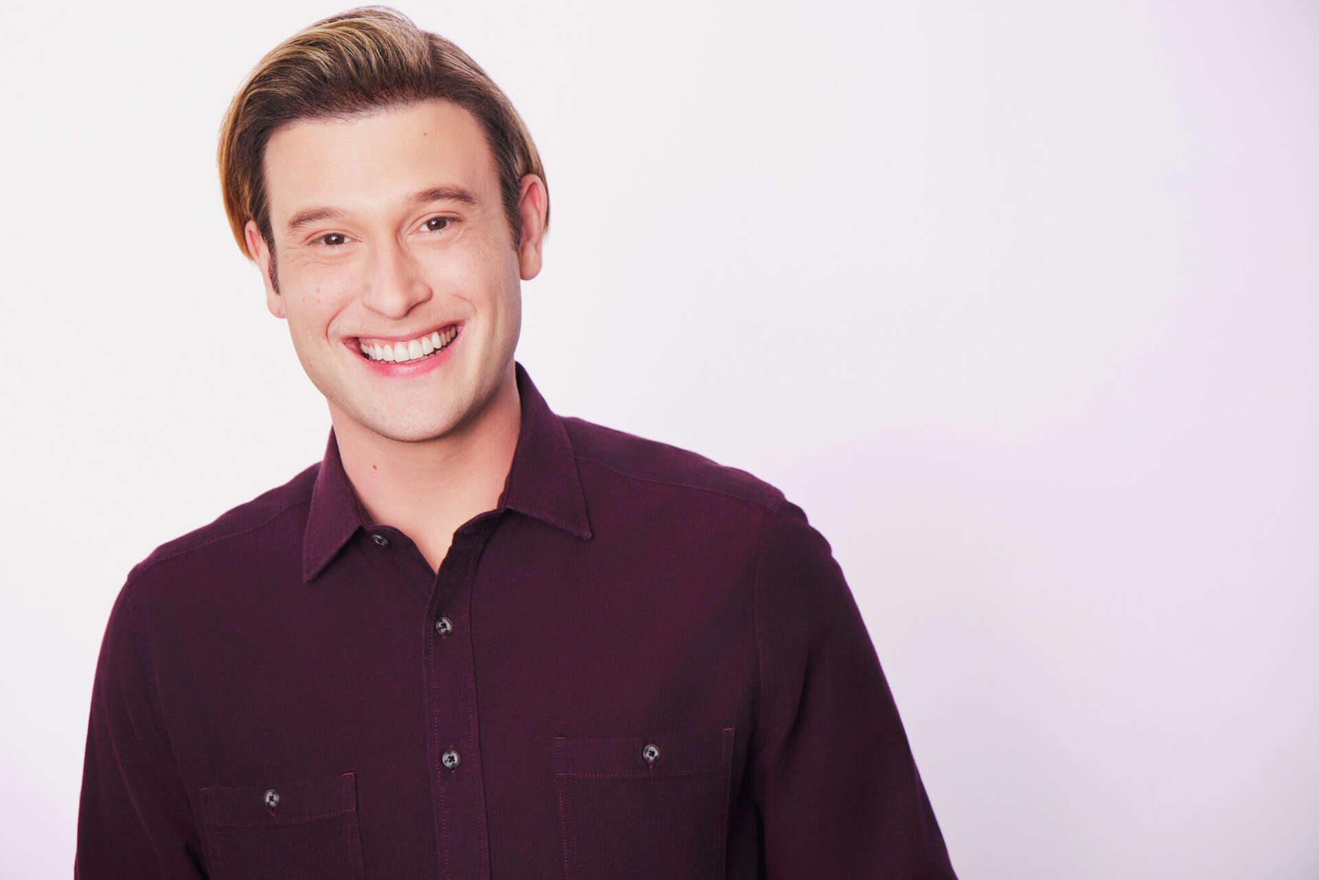 Medium Tyler Henry brings his live show to Waterbury