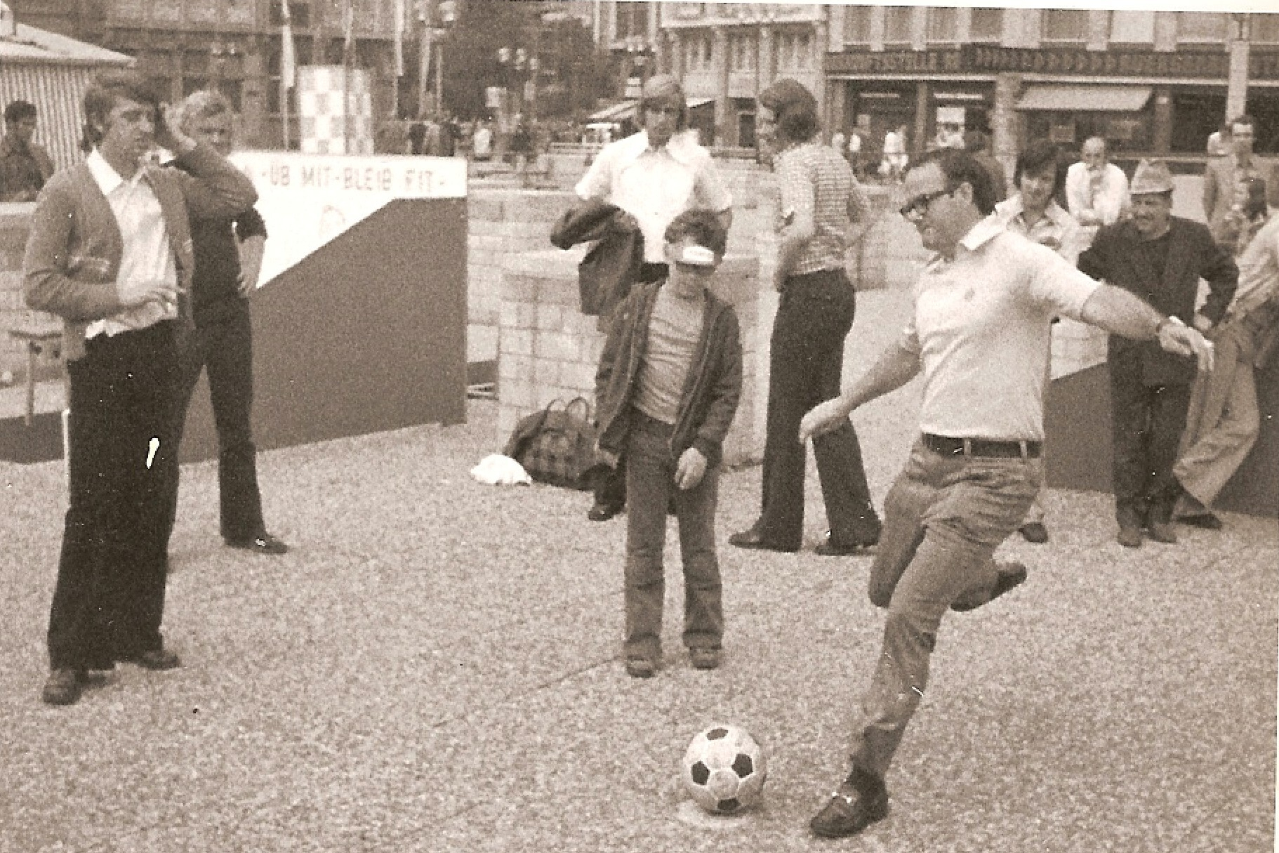 Lamar Hunt's legacy: World Cup adventures with sons Clark and Dan, and ...