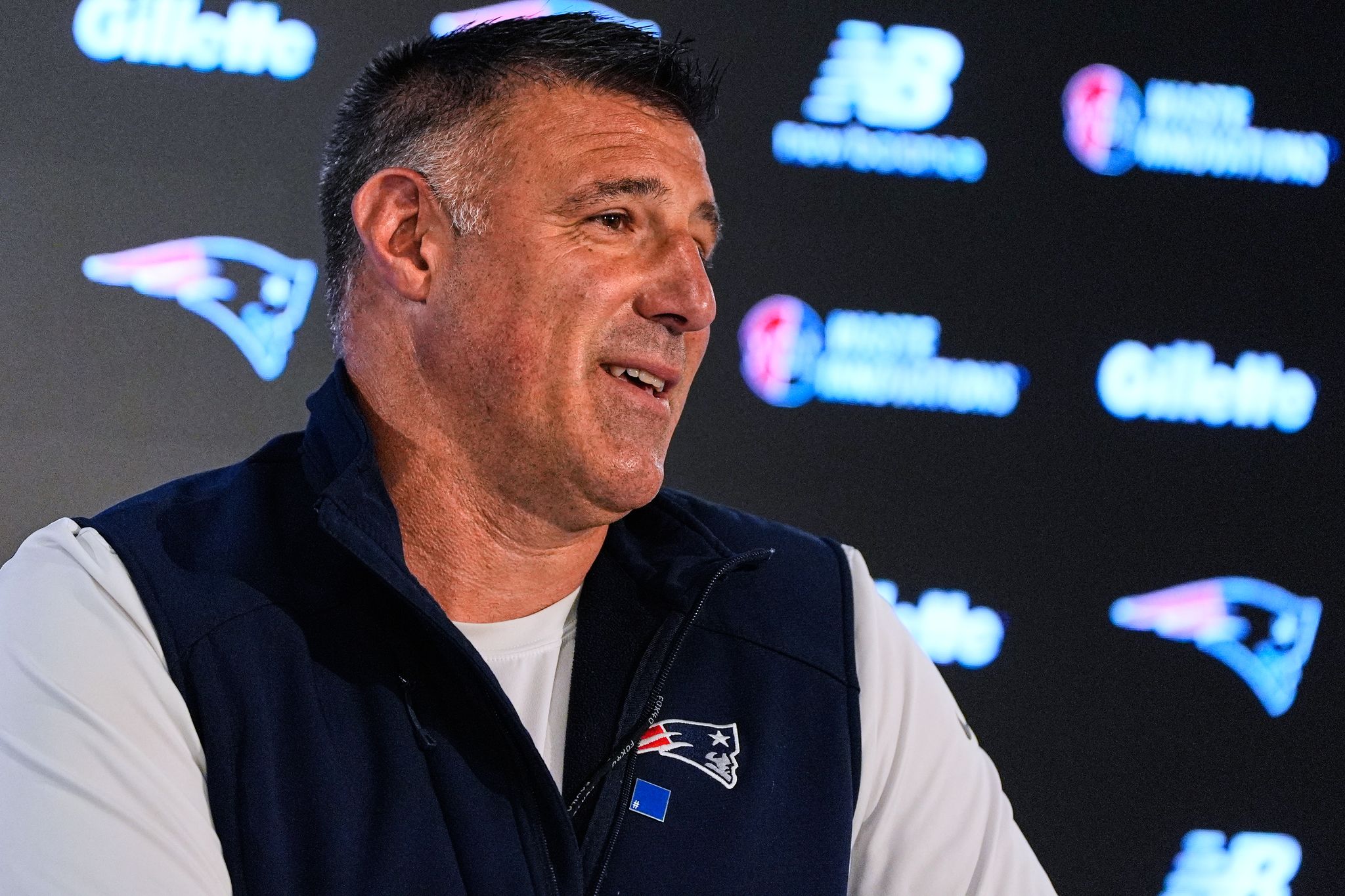 Patriots coach Mike Vrabel focused on spring workouts after missing ...
