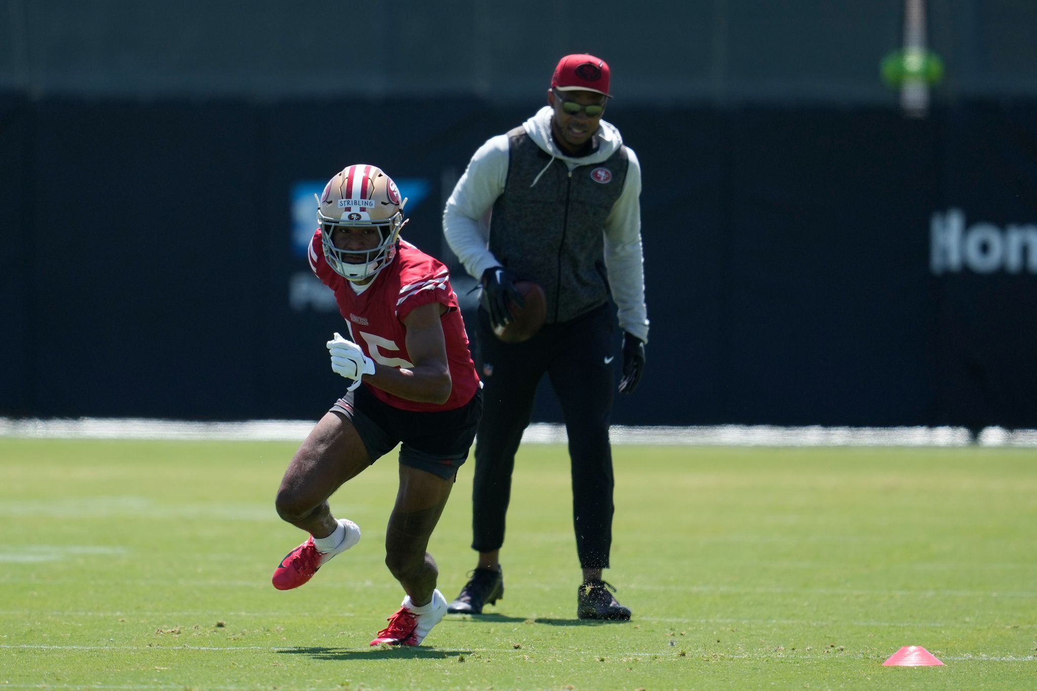 How does 49ers’ top pick look? Will rookie RB catch? Top OTA questions