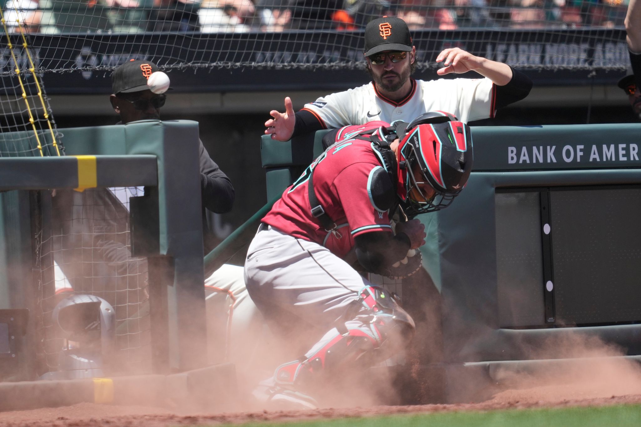 Diamondbacks beat Giants 3-2 for series sweep, 10th win in 11 games