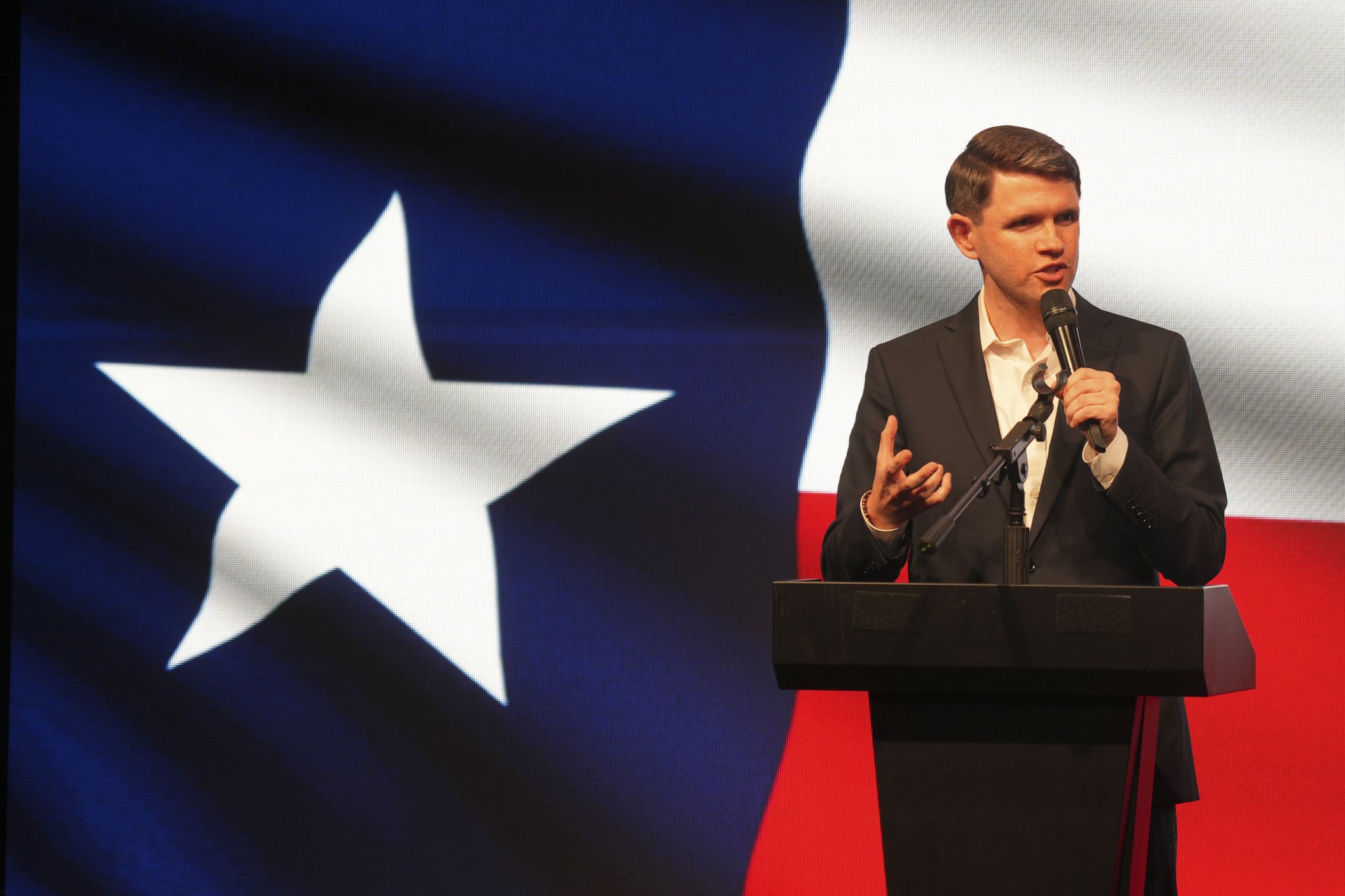 Dilley costs revealed in contract mistakenly sent to Houston Chronicle