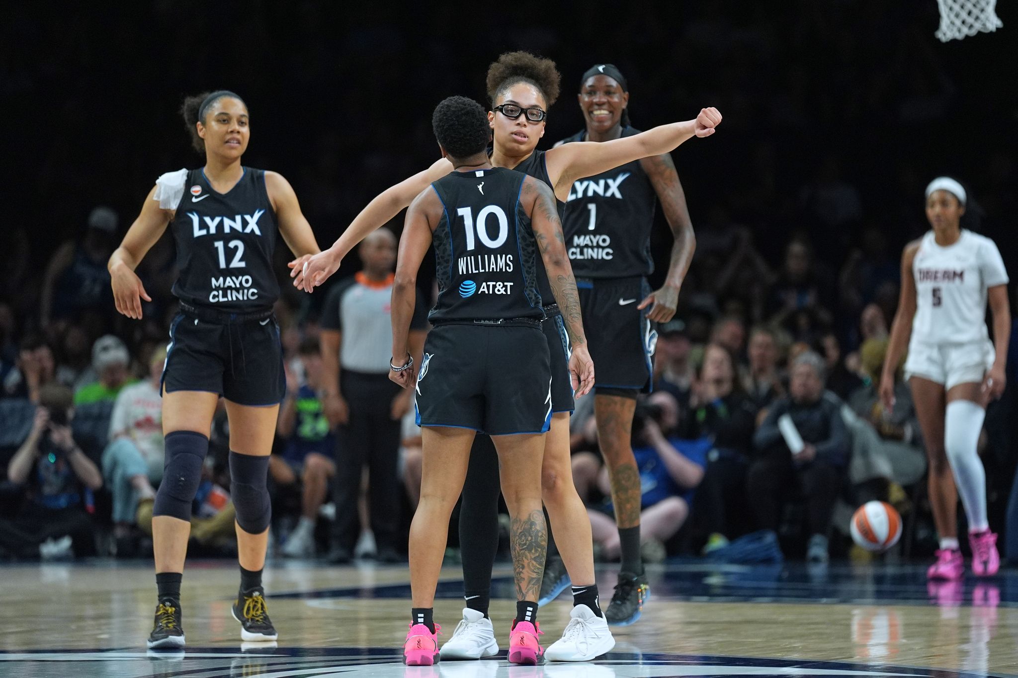 Courtney Williams scores 25, Natasha Howard adds 22 and the Lynx beat ...