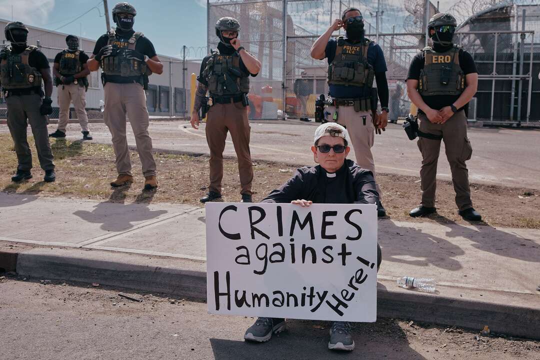 Photos show protestors and ICE agents clashing outside a New Jersey ...