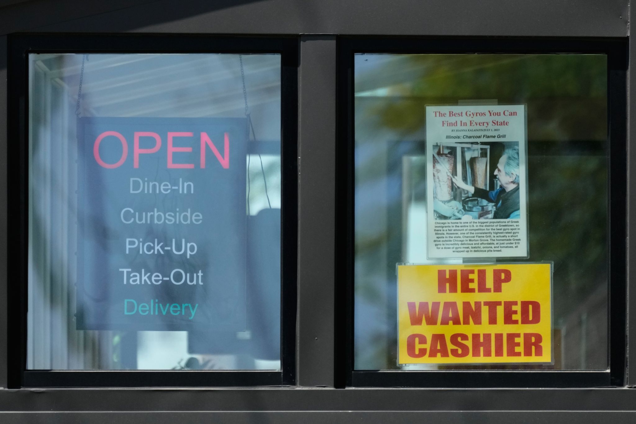 US jobless claims rise to 215,000 but layoffs remain low despite Iran ...
