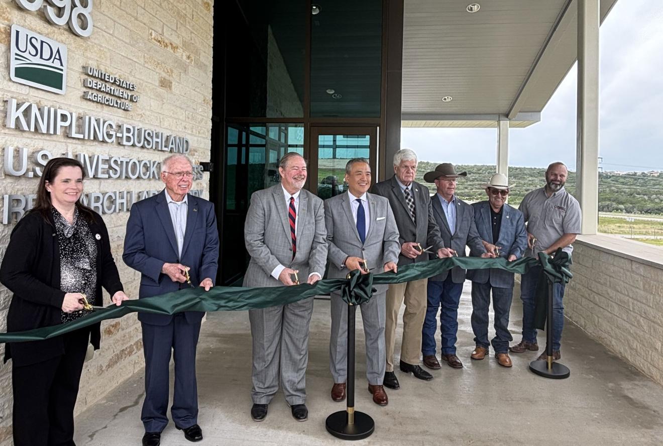 USDA opens Texas lab to fight cattle pests, screwworm
