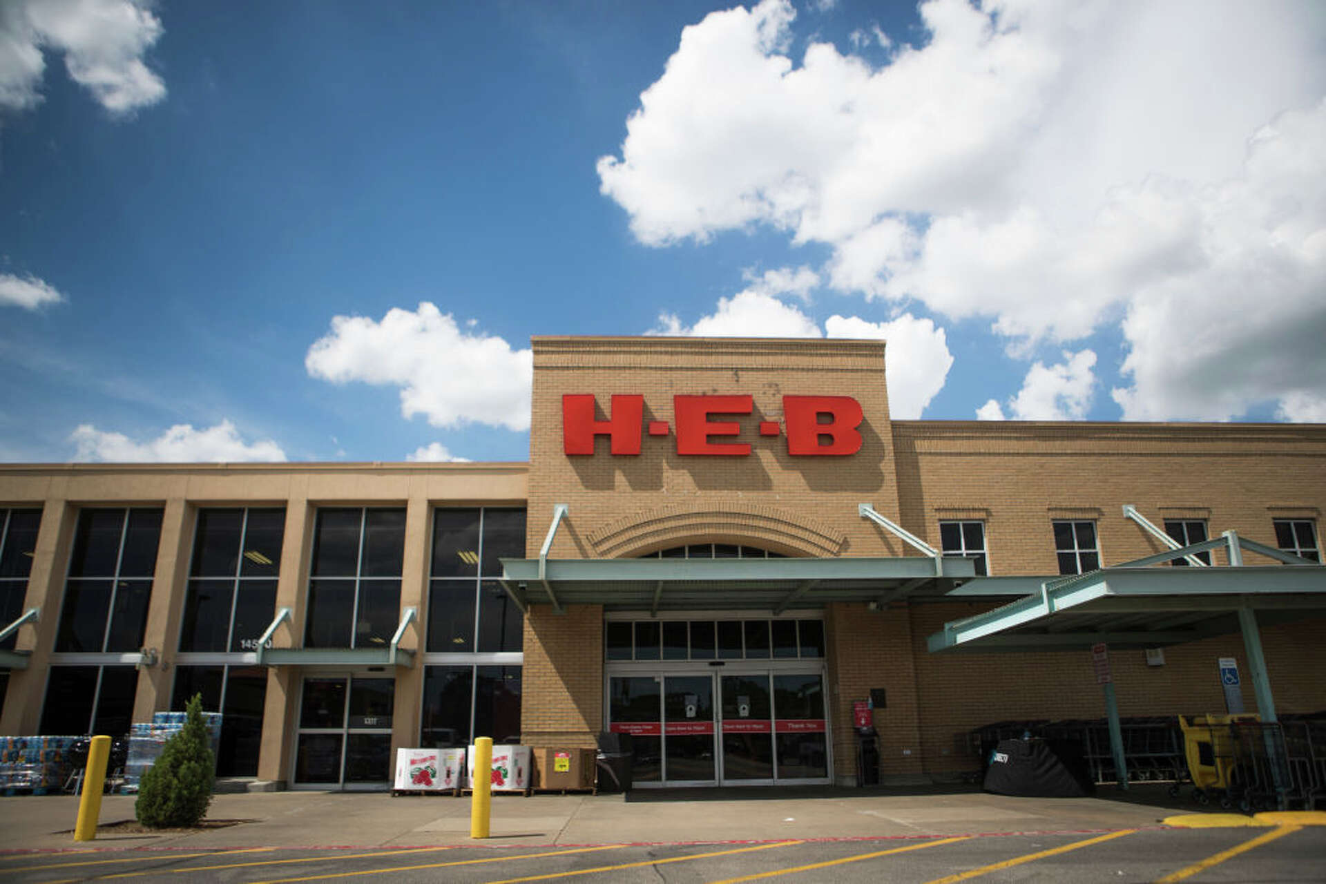H-E-B begins construction on first store in North Texas city
