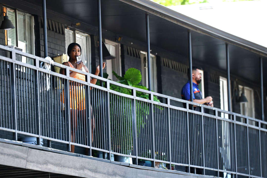 What to know: Fatal Oak Cliff apartment complex fire, explosion