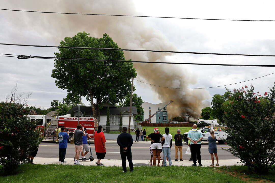 What to know: Fatal Oak Cliff apartment complex fire, explosion