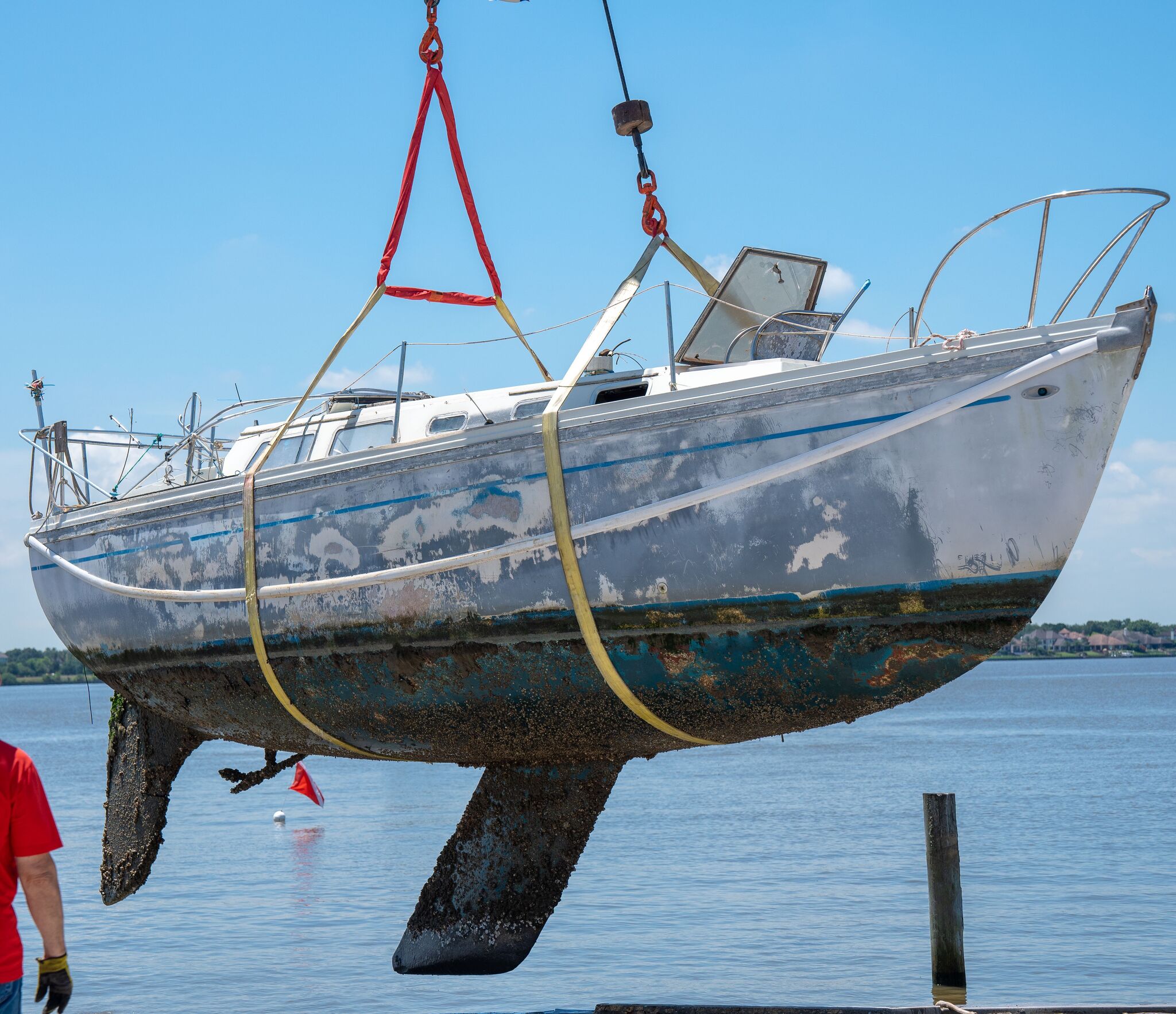 Clear Lake launches effort to remove abandoned, derelict boats